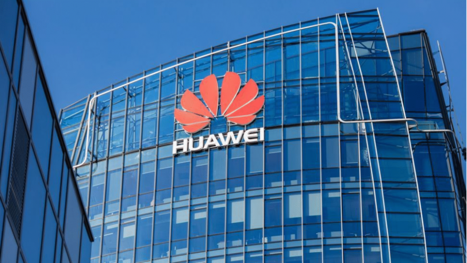 Huawei’s CloudMatrix 384 Supernode: How This 300 PFLOP Monster Crushes ...